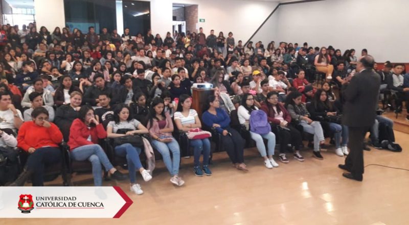 La UCACUE en su proceso de innovación con asignaturas virtuales